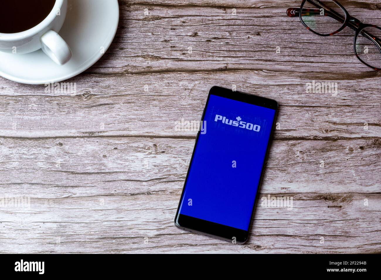 Trading desk hi-res stock photography and images - Alamy