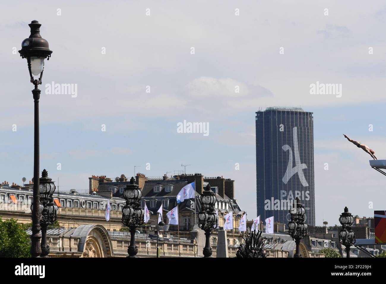 Diving paris olympics hi-res stock photography and images - Alamy