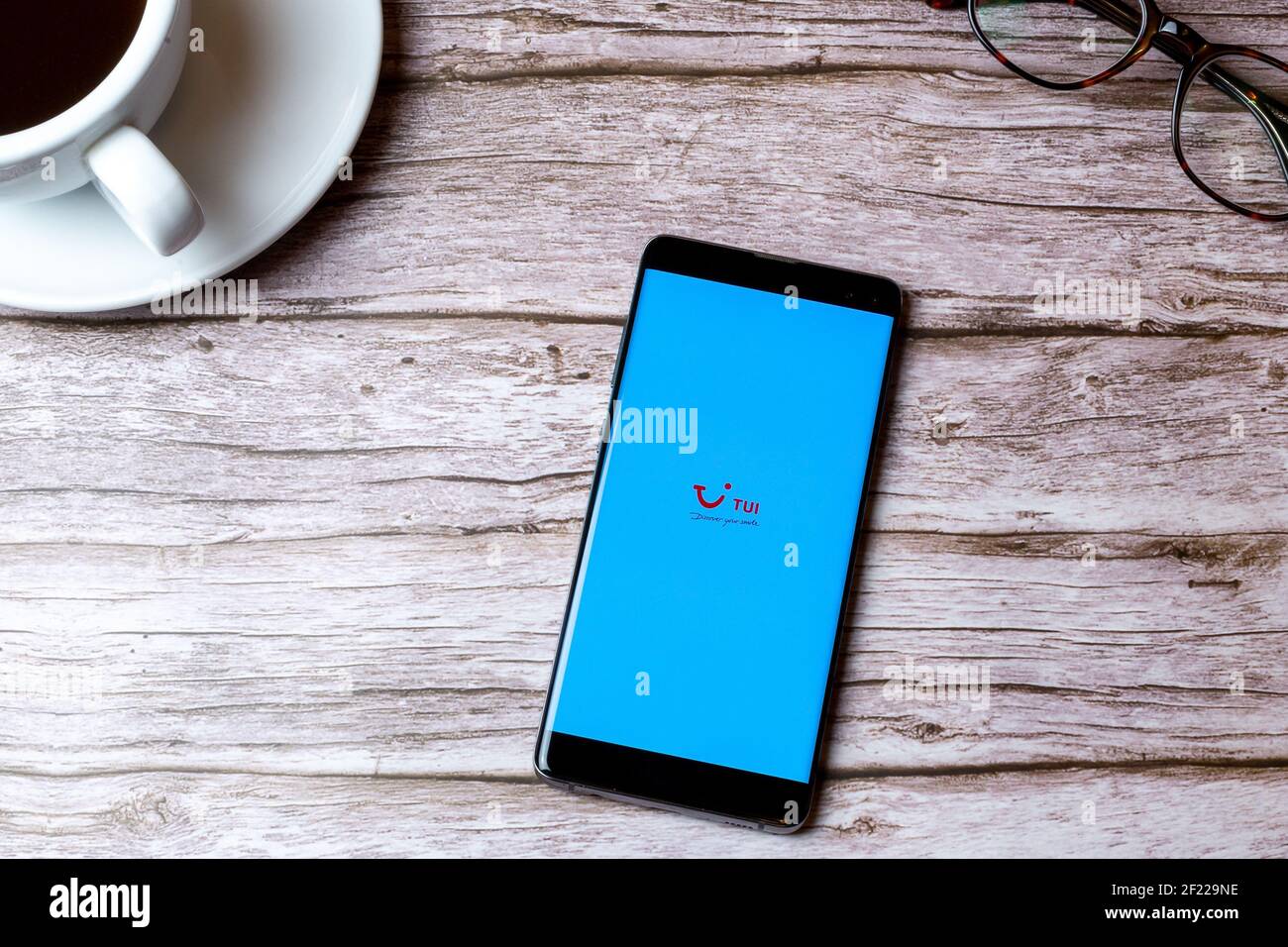 Tui holiday app hi-res stock photography and images - Alamy