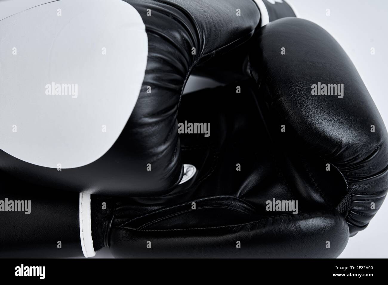 Black boxing gloves hi-res stock photography and images - Alamy