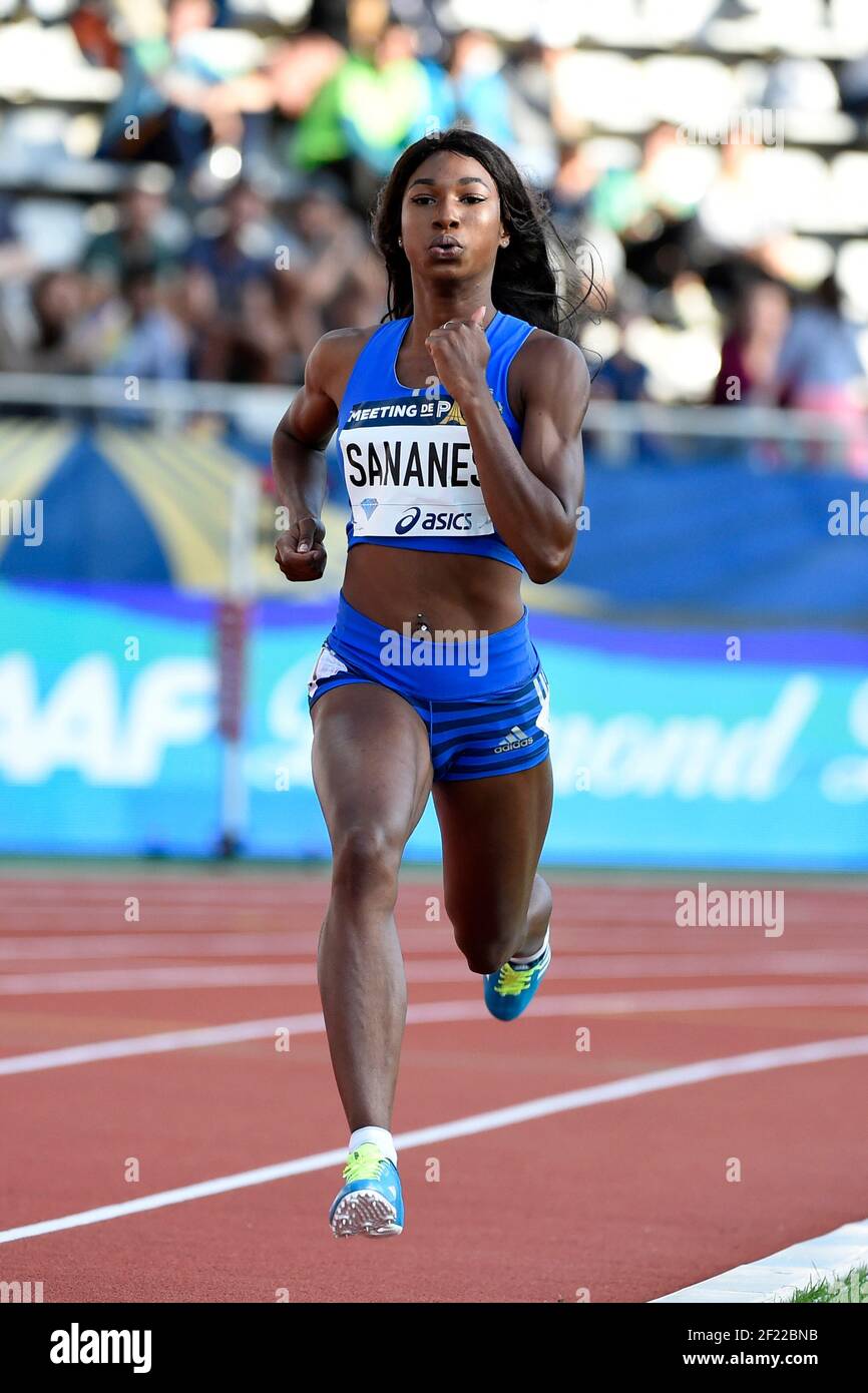 Deborah Sananes (FRA) competes in 400m Women during the Meeting de ...