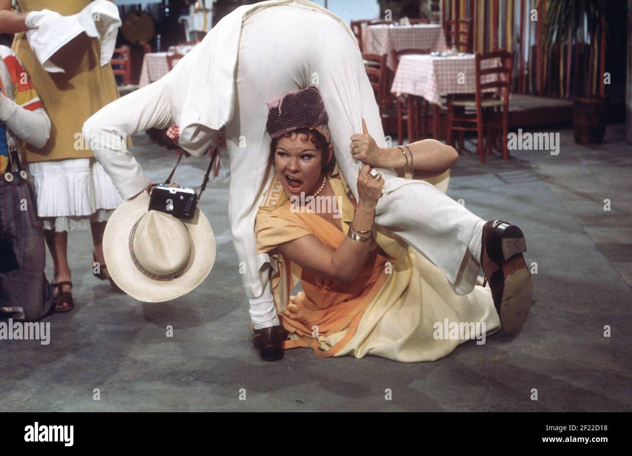 Judi Dench: The RSC cast in action during the ATV TELEVISION NETWORK ...