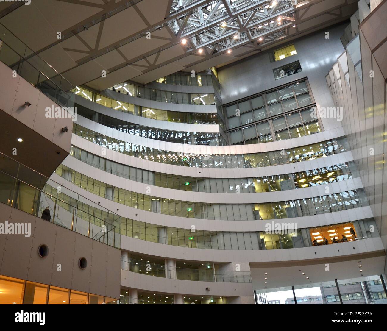 Acros fukuoka building fukuoka, japan hi-res stock photography and ...