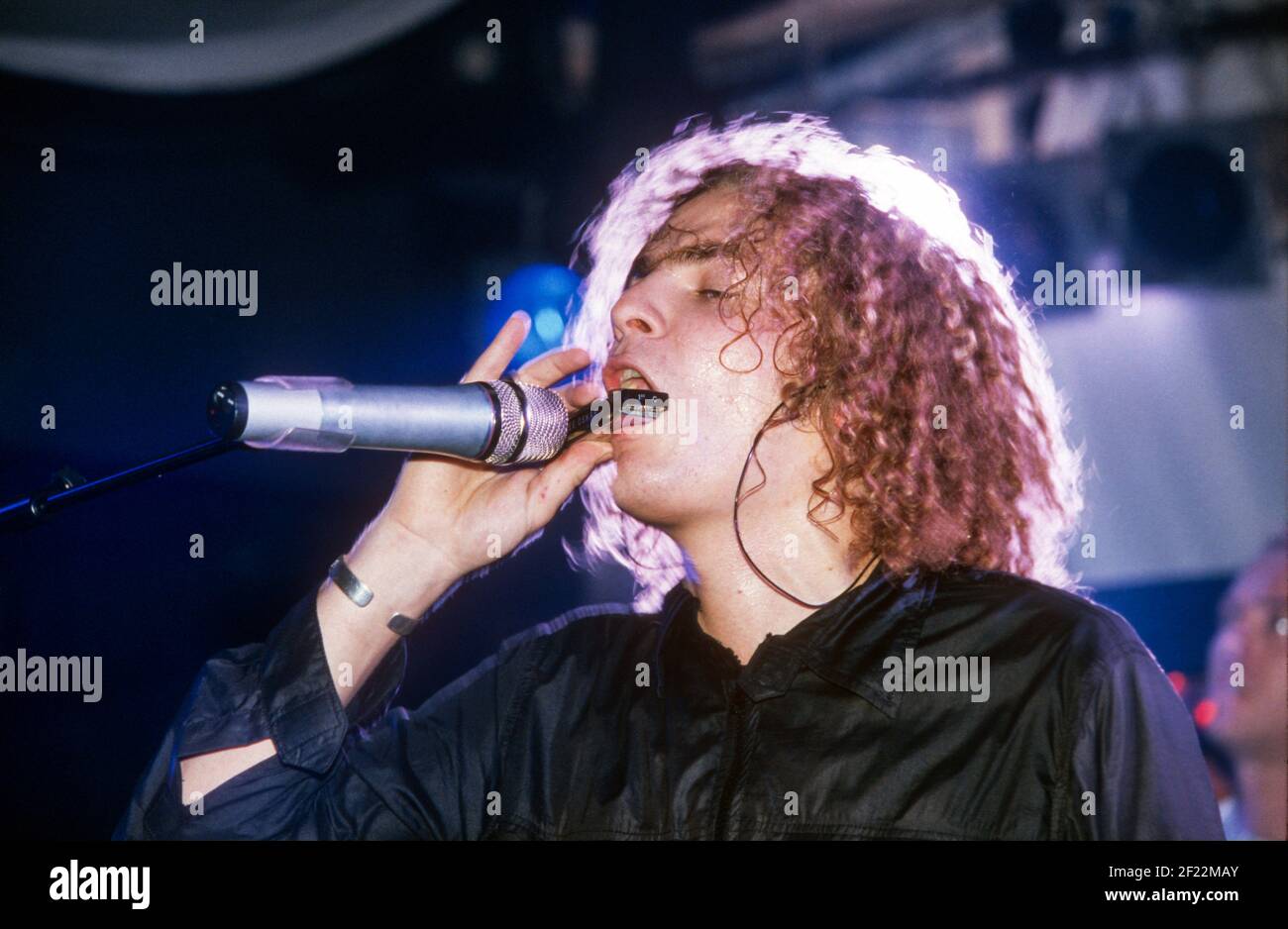 Joseph washbourn toploader singer hi-res stock photography and images ...