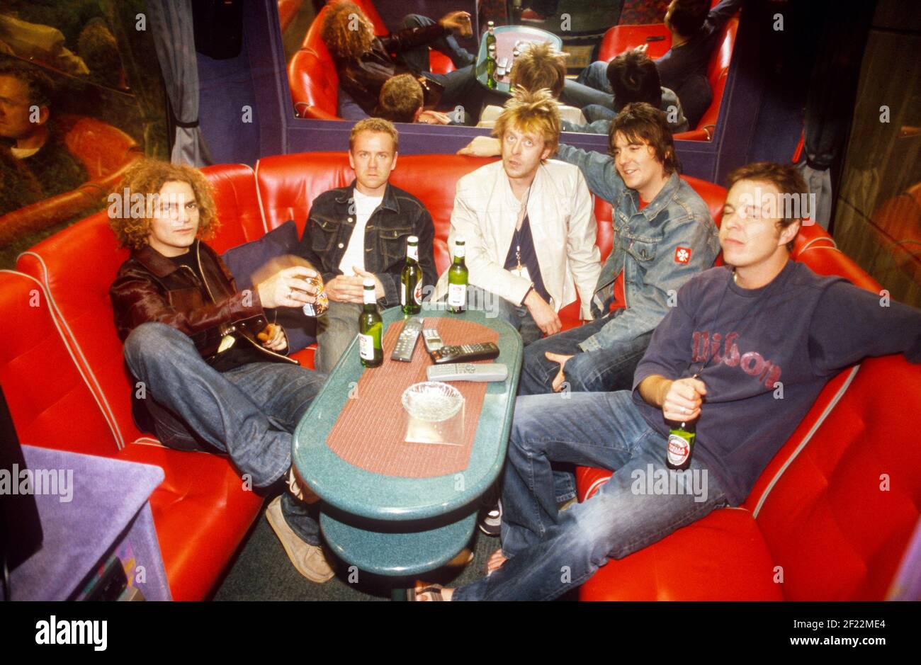 2000 bus hi-res stock photography and images - Alamy