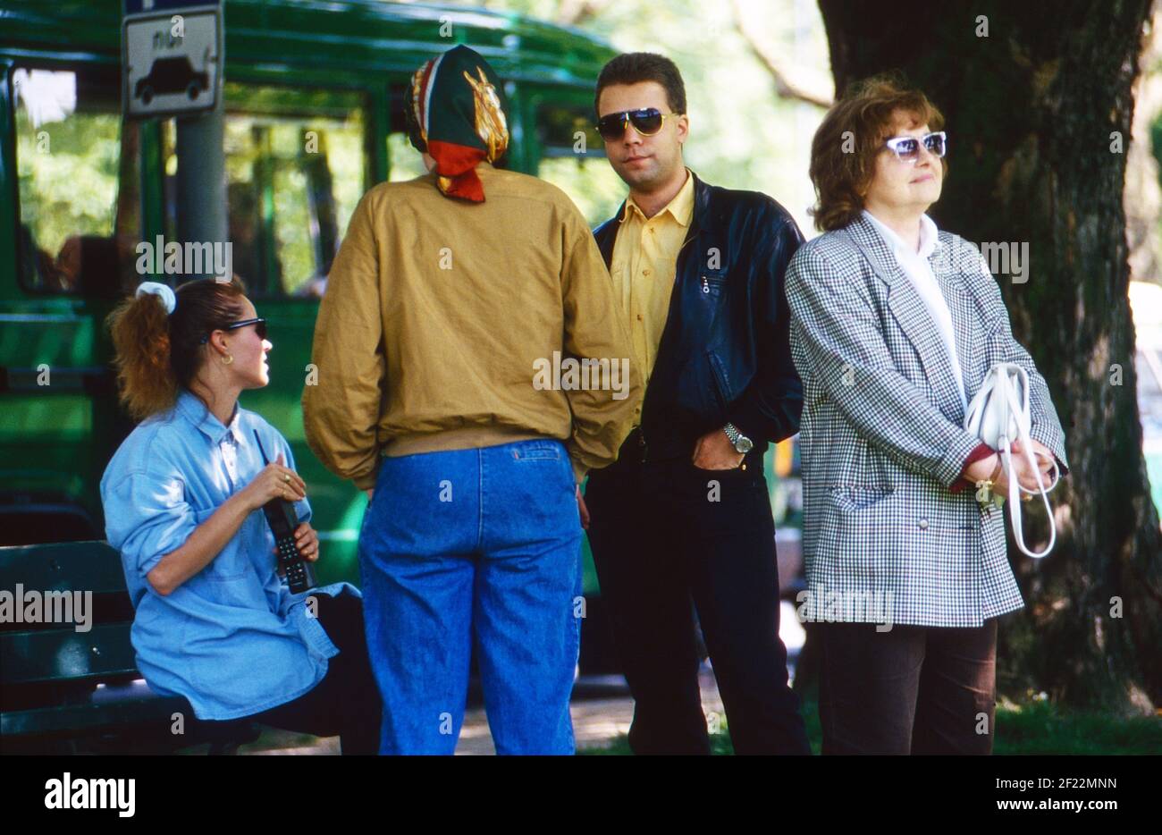 Michael Petri mit Anhängern bei einer Demonstration der 1992 verbotenen ...