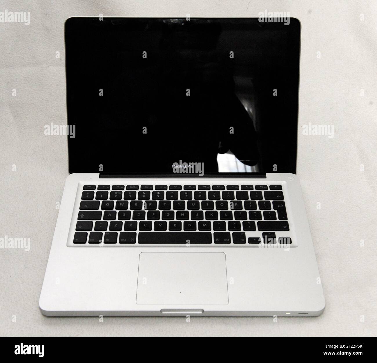 Paul McKenzie and Computers.. 18/8/09. PICTURE DAVID ASHDOWN Stock ...