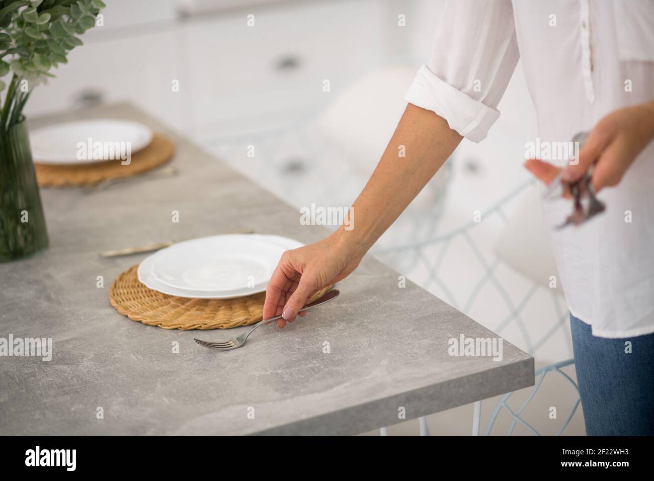 Womans housework hi-res stock photography and images - Alamy