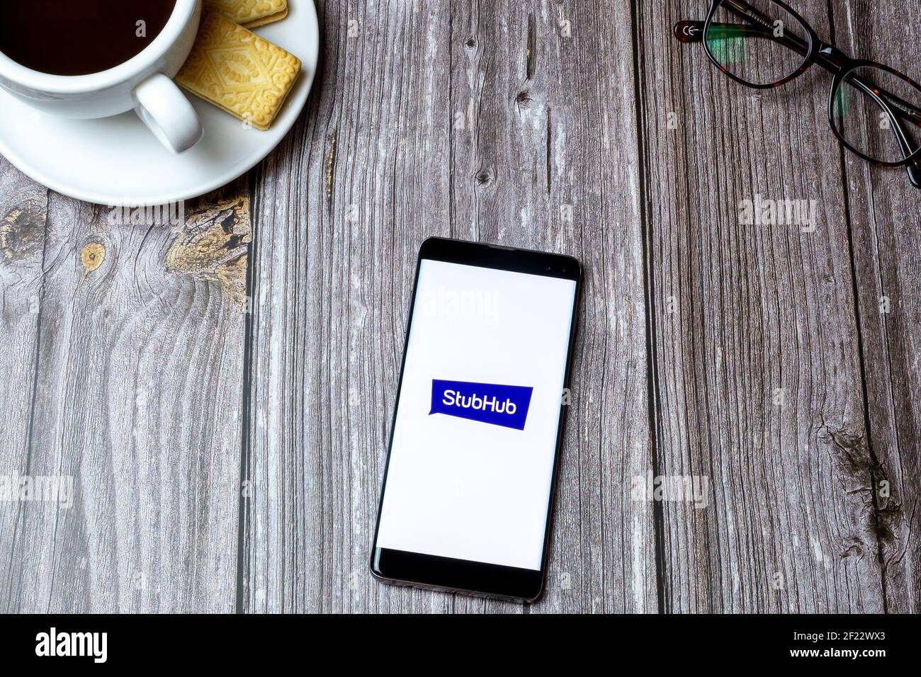 Stubhub mobile app hi-res stock photography and images - Alamy