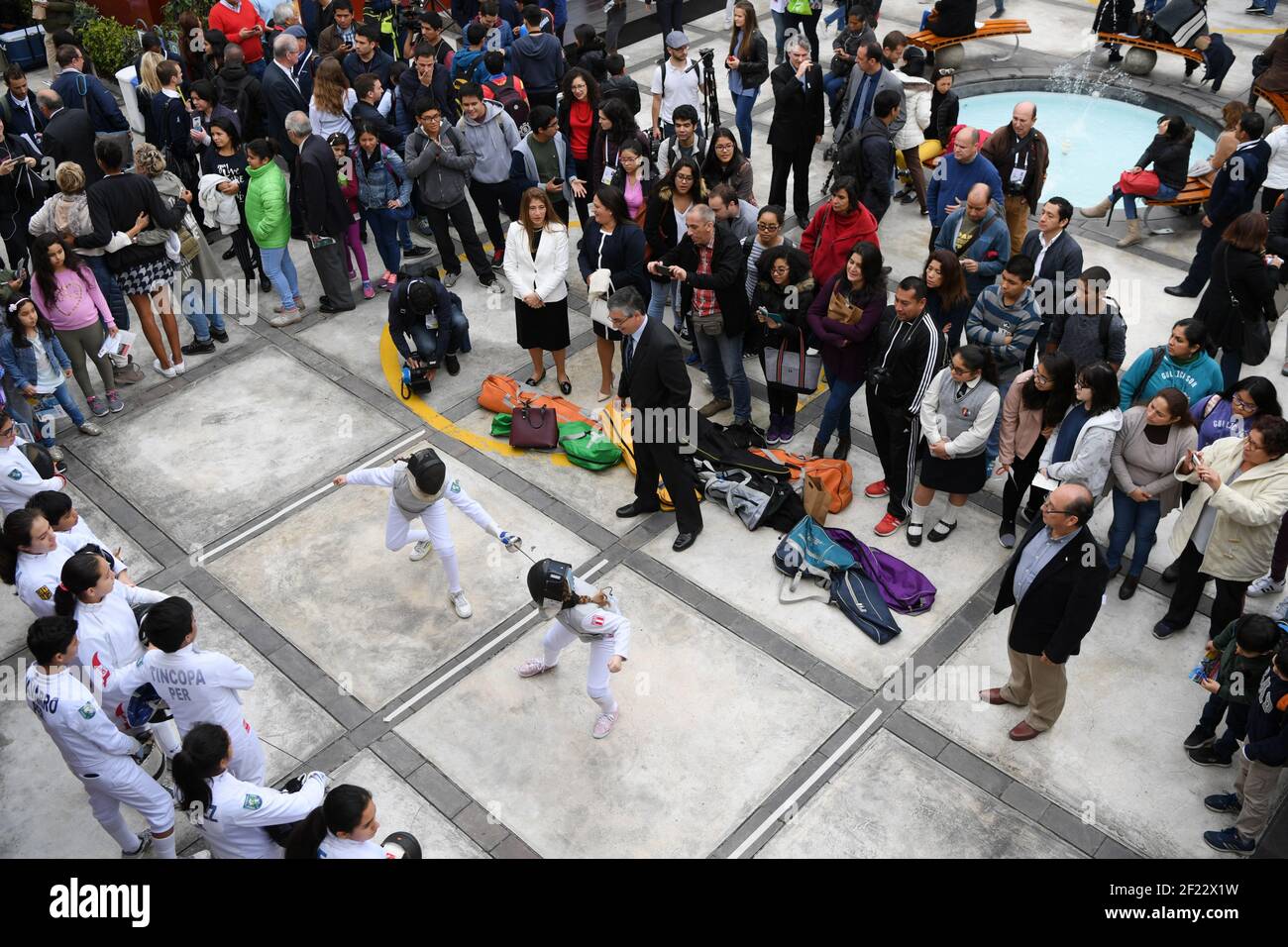 Fencing demonstration hi-res stock photography and images - Alamy