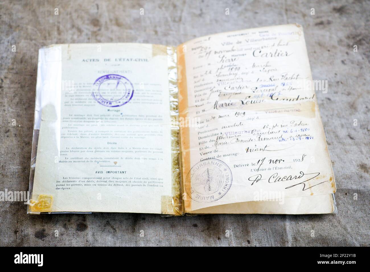 Family booklet, France, 1928 Stock Photo - Alamy