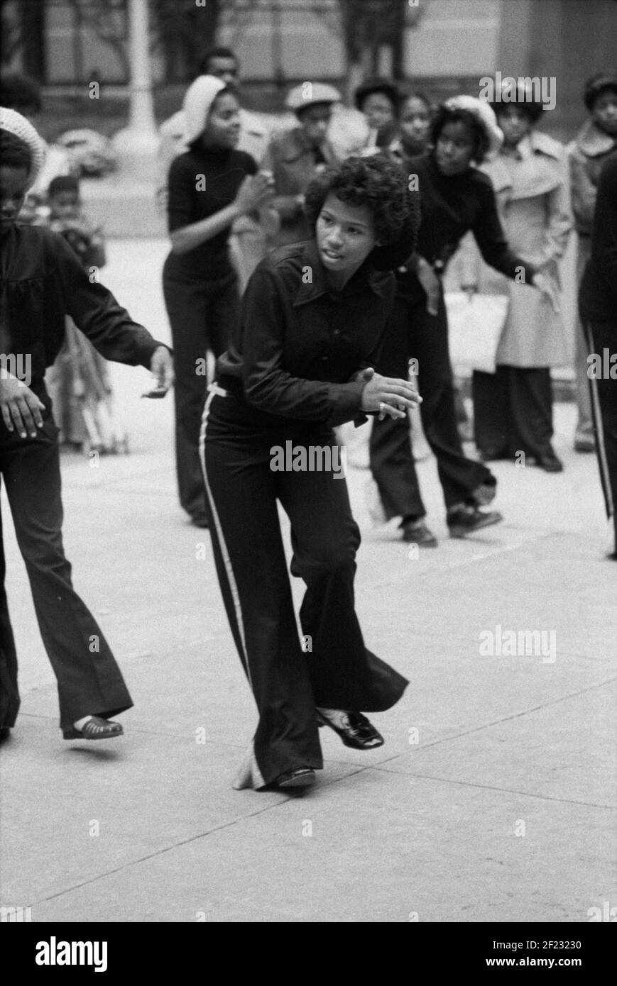 1970s street dance hi-res stock photography and images - Alamy
