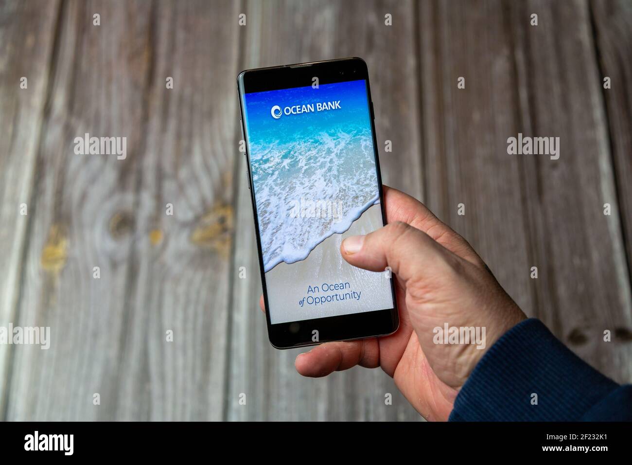 Ocean bank hi-res stock photography and images - Alamy