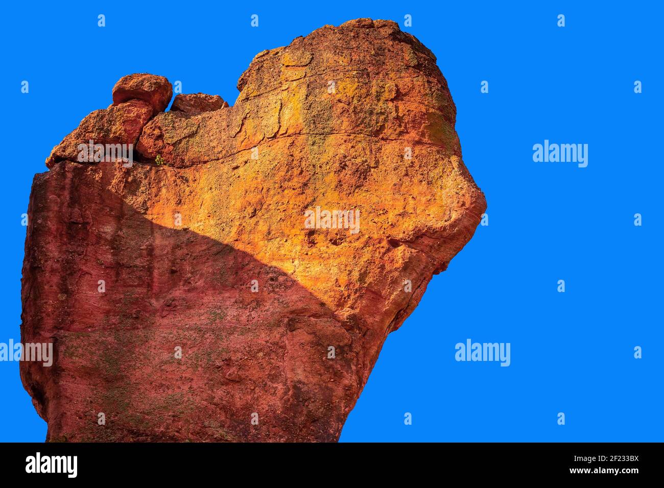 Cliff and rocks hi-res stock photography and images - Alamy