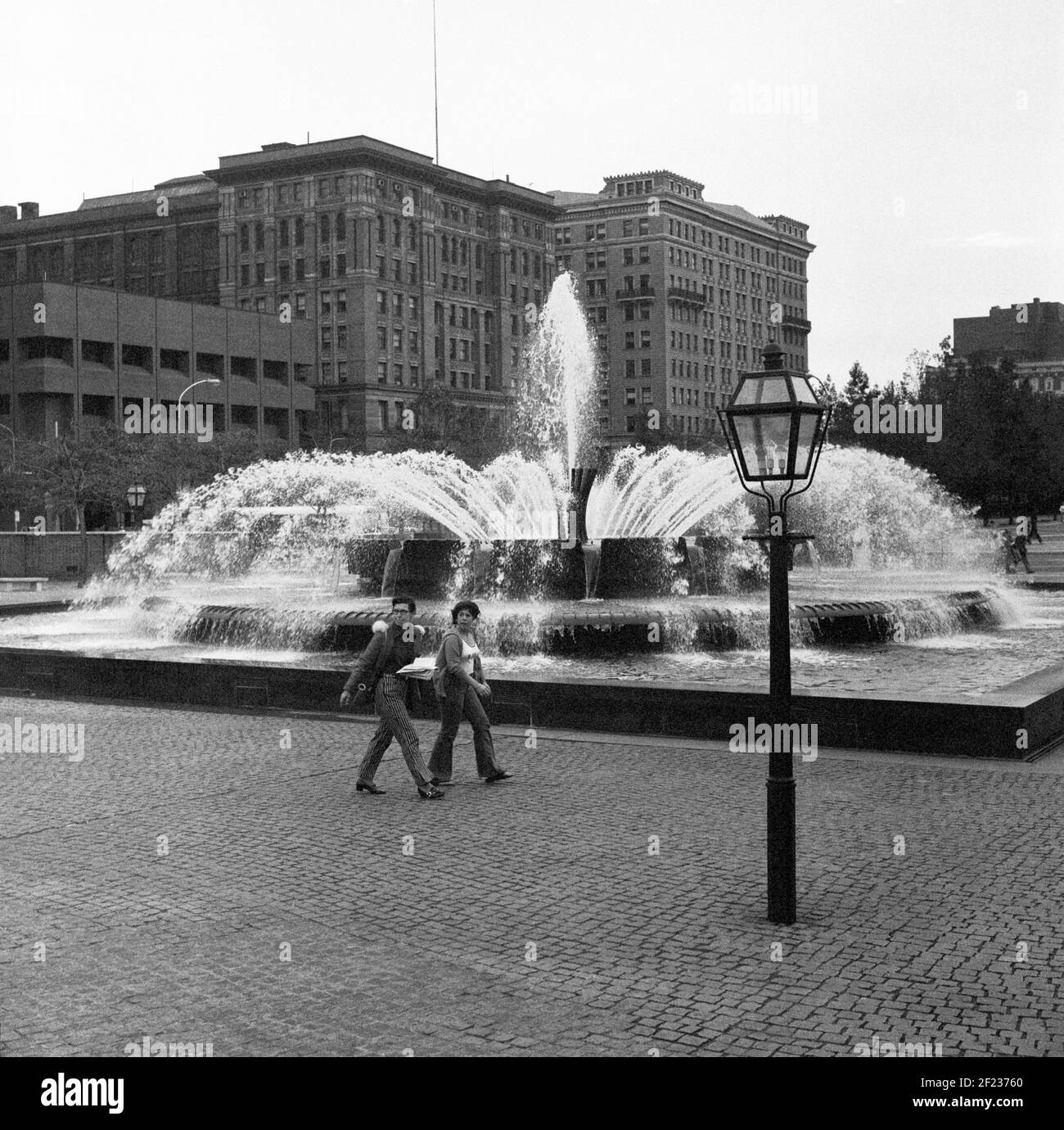 20th century fountain hi-res stock photography and images - Alamy