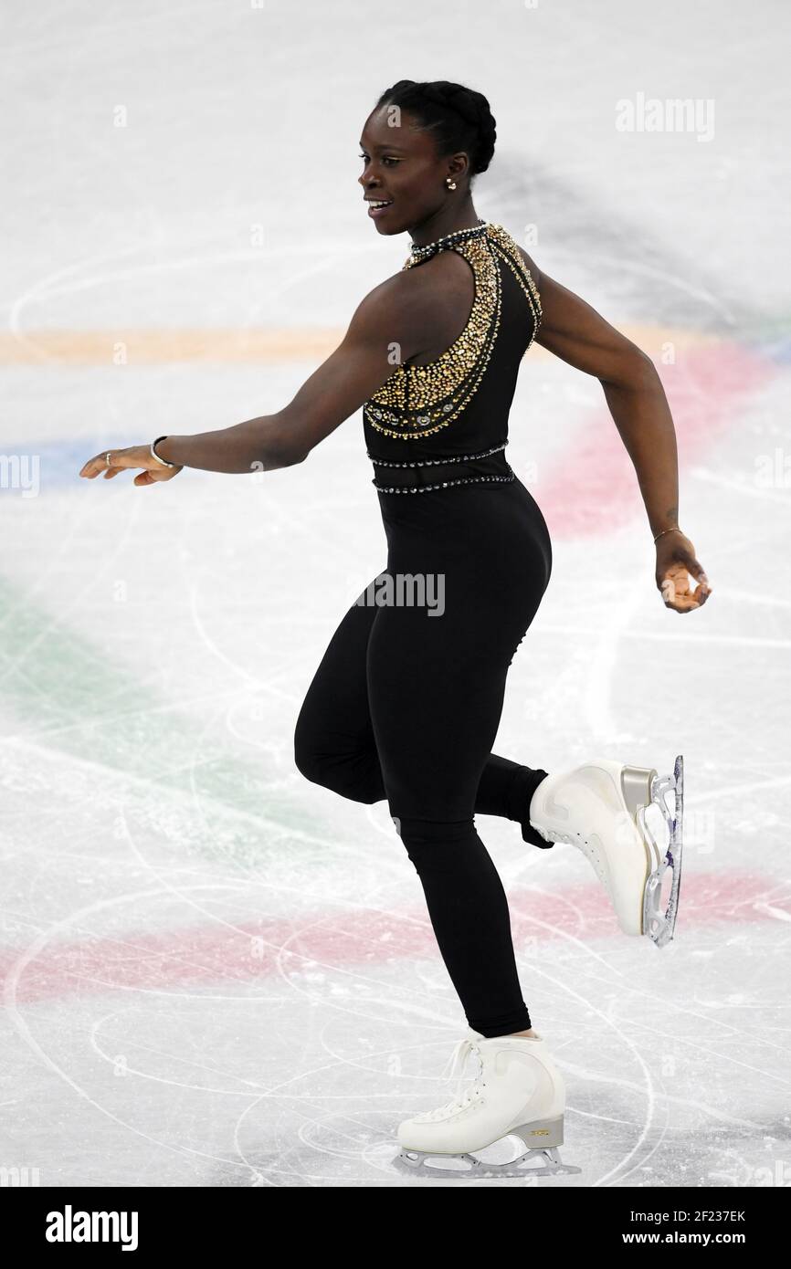 Women single skating hi-res stock photography and images - Alamy