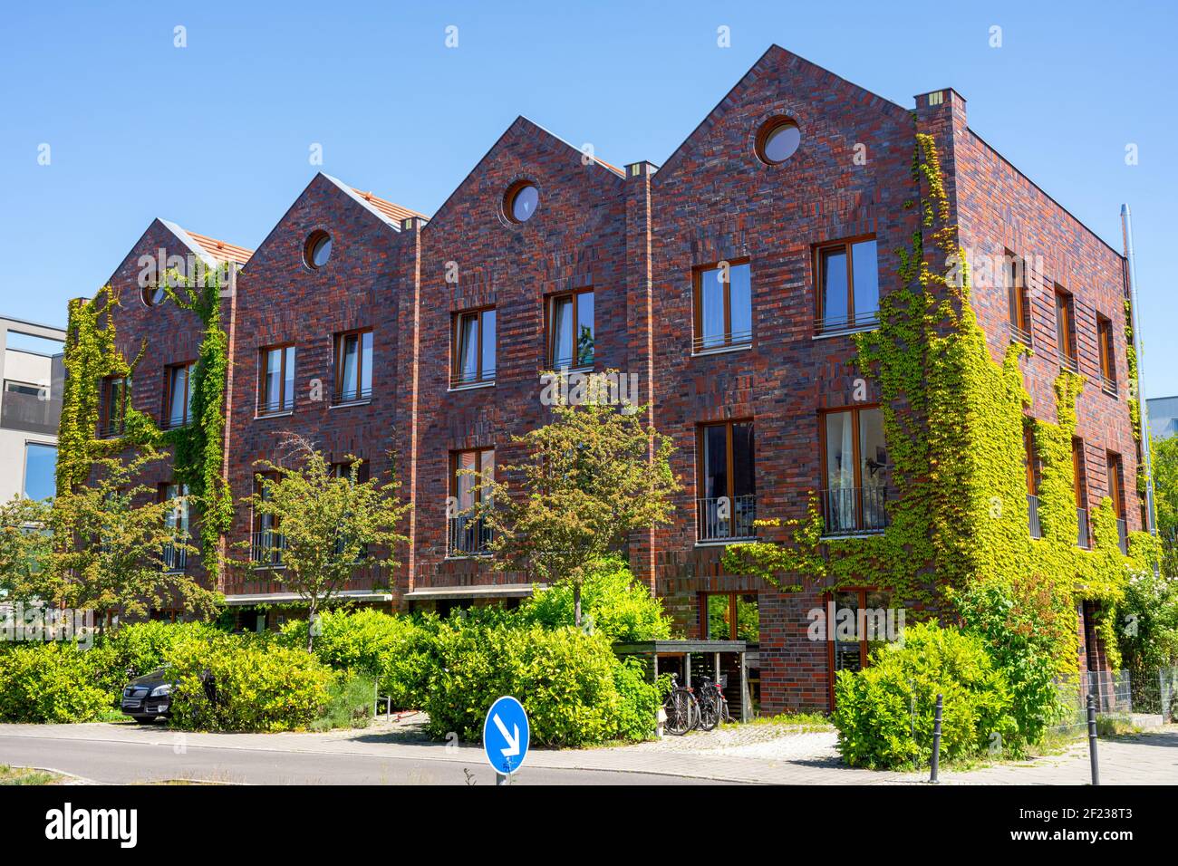 Serial Houses High Resolution Stock Photography and Images - Alamy