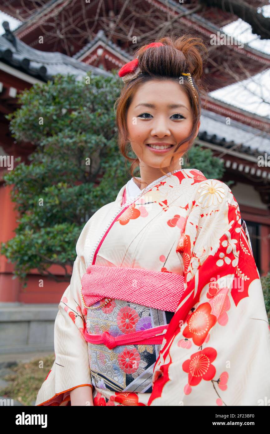 Pretty Japanese lady dressed in kimono on Coming of Age Day (Seijin no ...