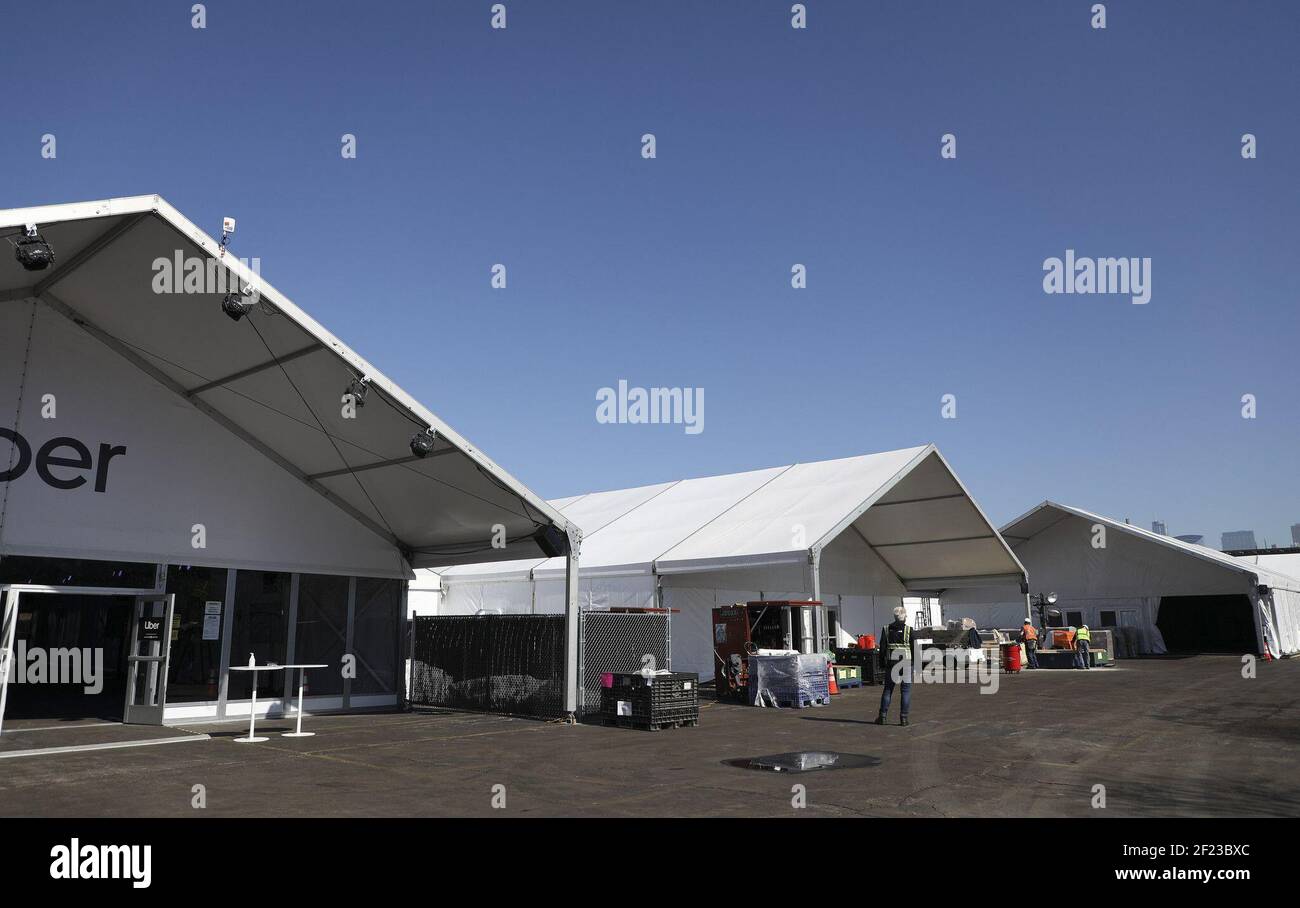 The six FEMA vaccination site tents at the United Center will open to ...