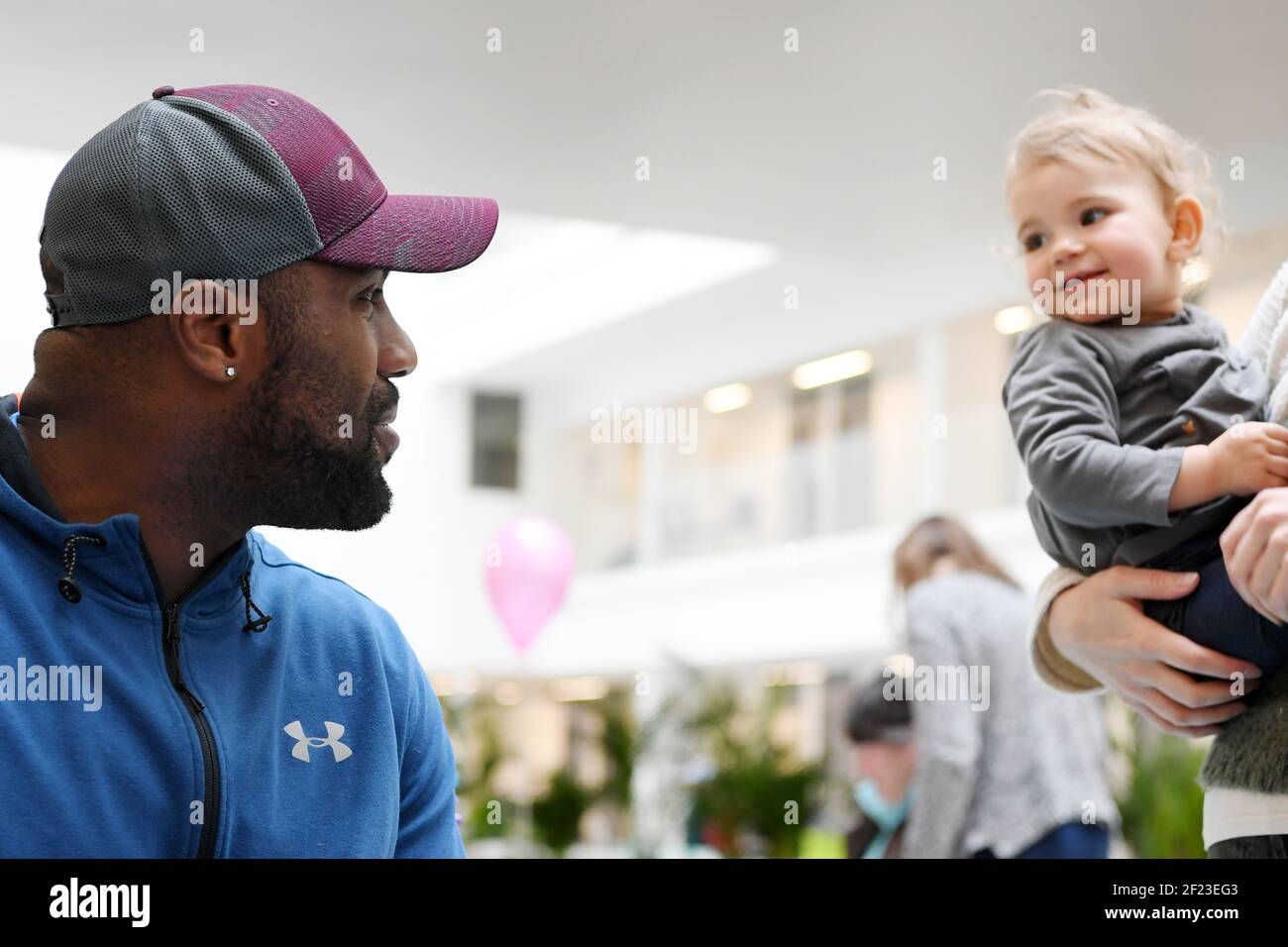 Teddy Riner visits the Imagine Foundation (Institute of Genetic ...