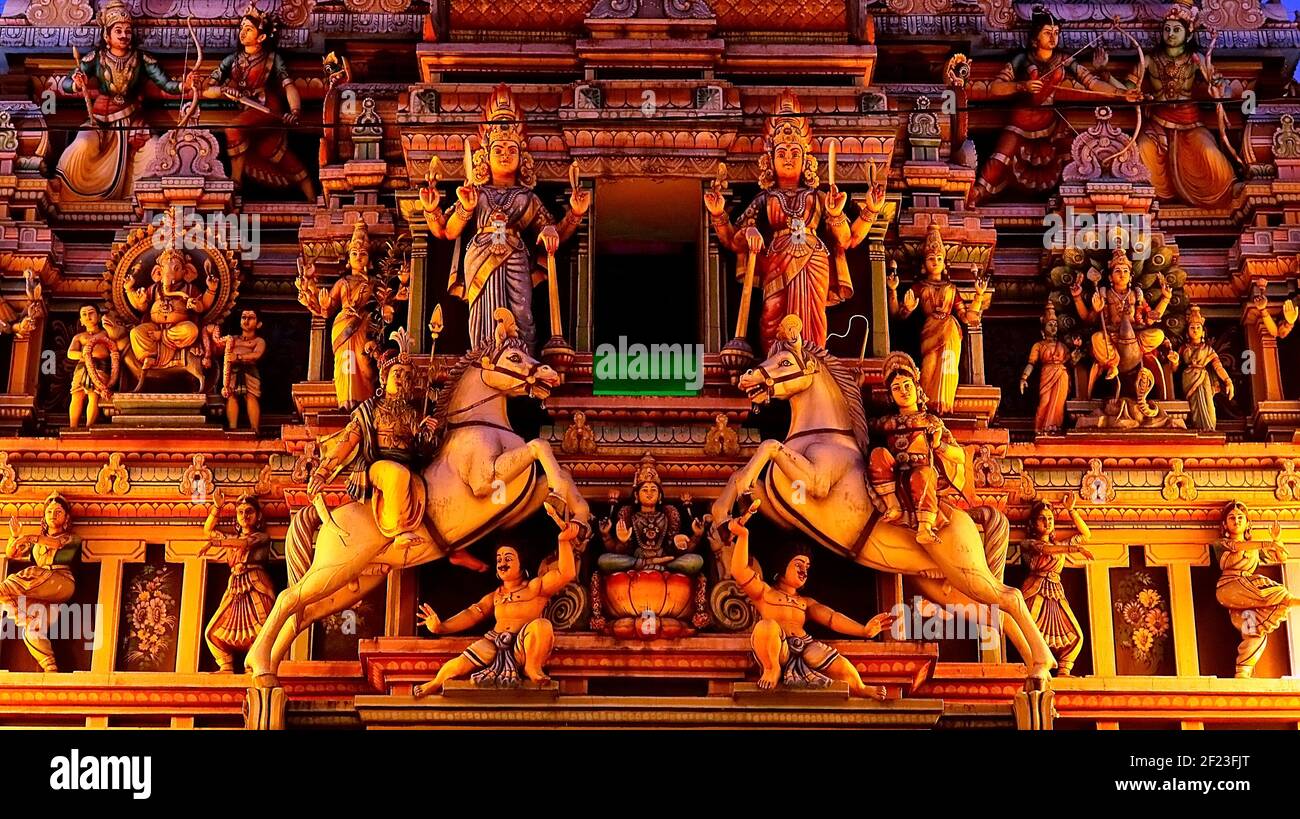 Sri Maha Mariamman Temple Facade: An intricate and colorful Hindu art ...