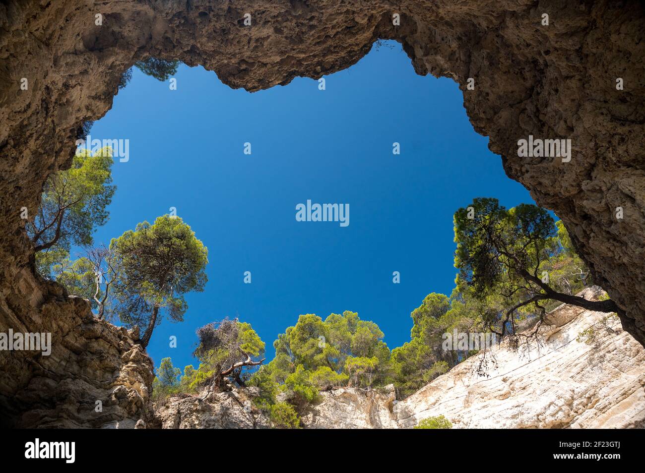Gargano coast with sea cave (Grotta) in Puglia Stock Photo - Alamy