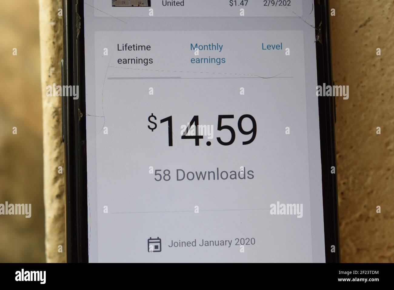 Shutterstock website page in browser Stock Photo - Alamy