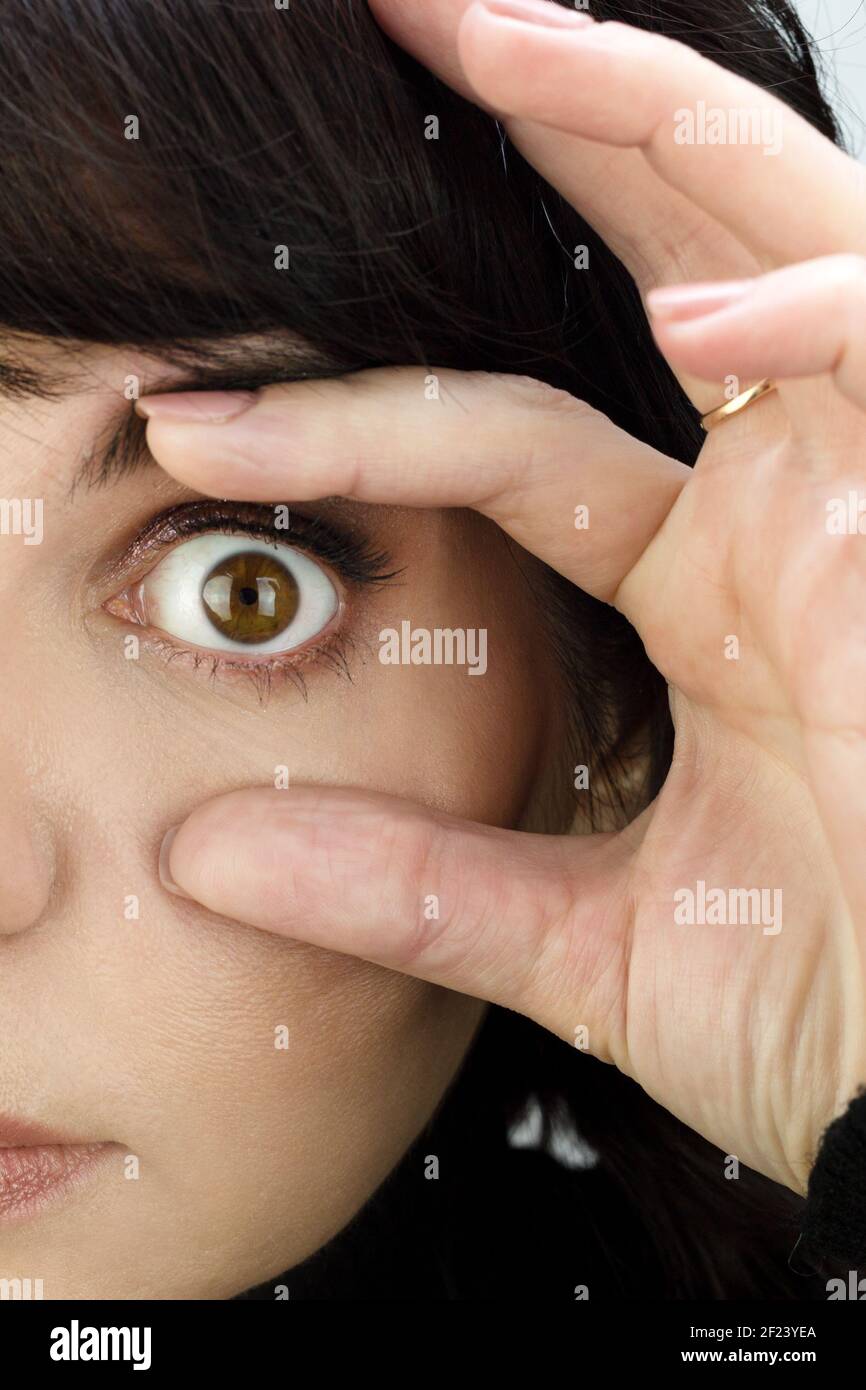 Sleepy eye wide open eye hi-res stock photography and images - Alamy