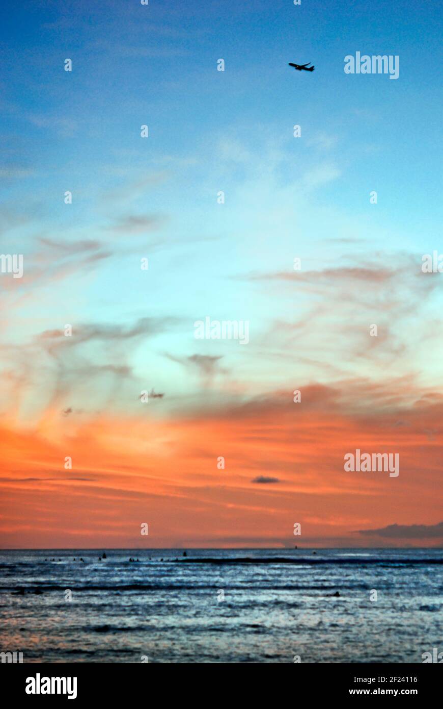 Airplane in sky sunset over ocean hi-res stock photography and images ...