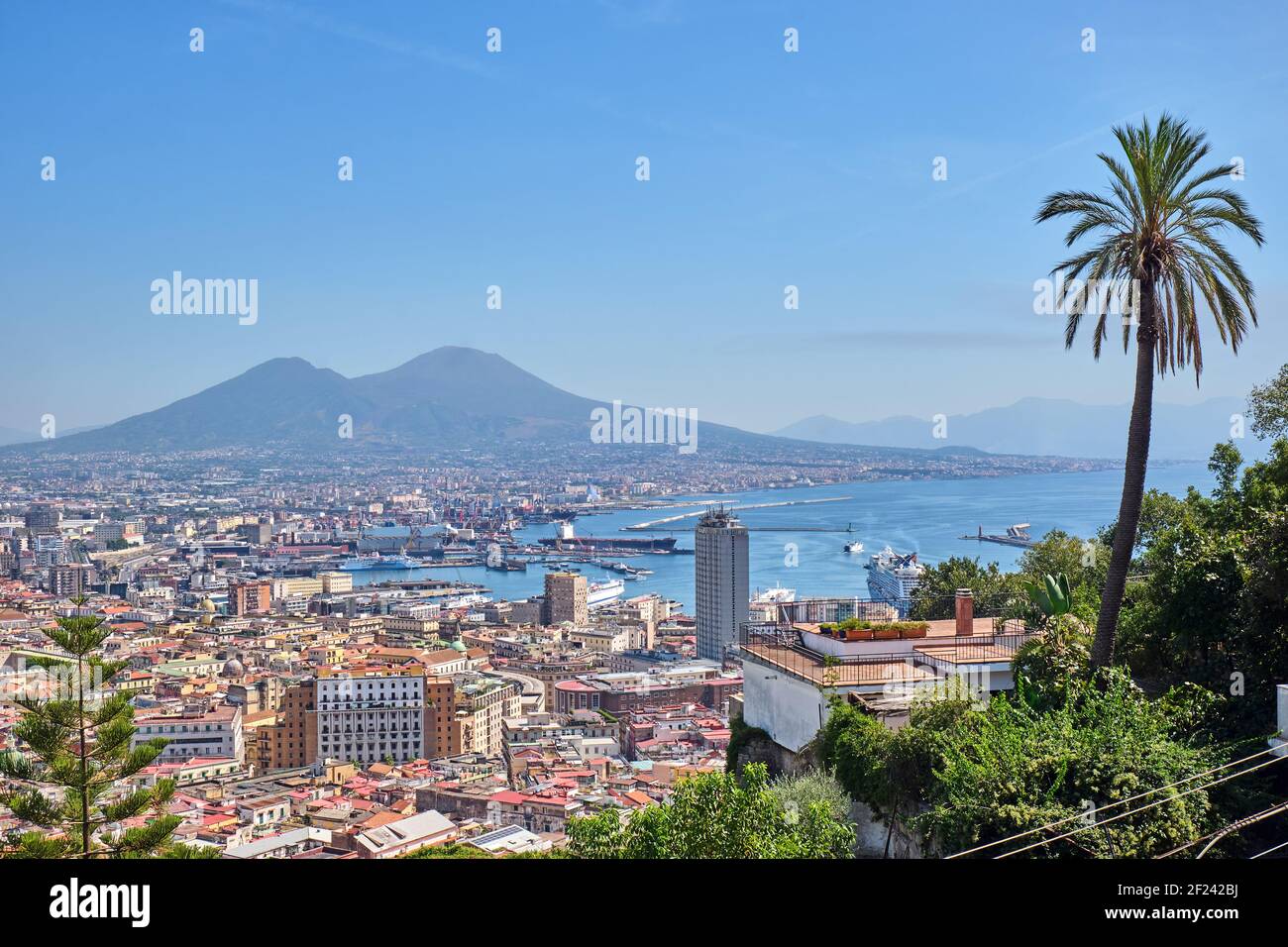 Naples skyline mount vesuvius hi-res stock photography and images - Alamy