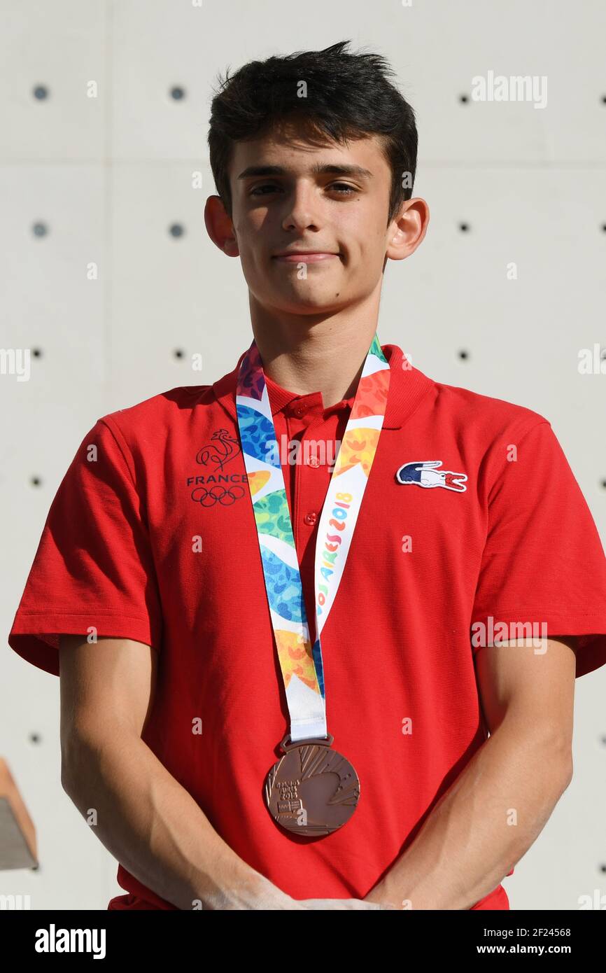 Sam avezou hi-res stock photography and images - Alamy