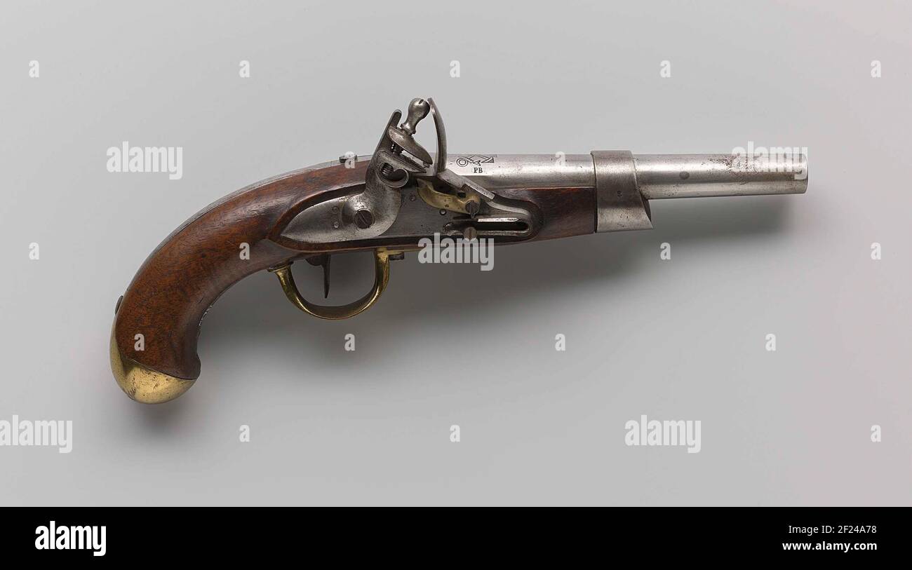 Flintlock pistol belt hi-res stock photography and images - Alamy