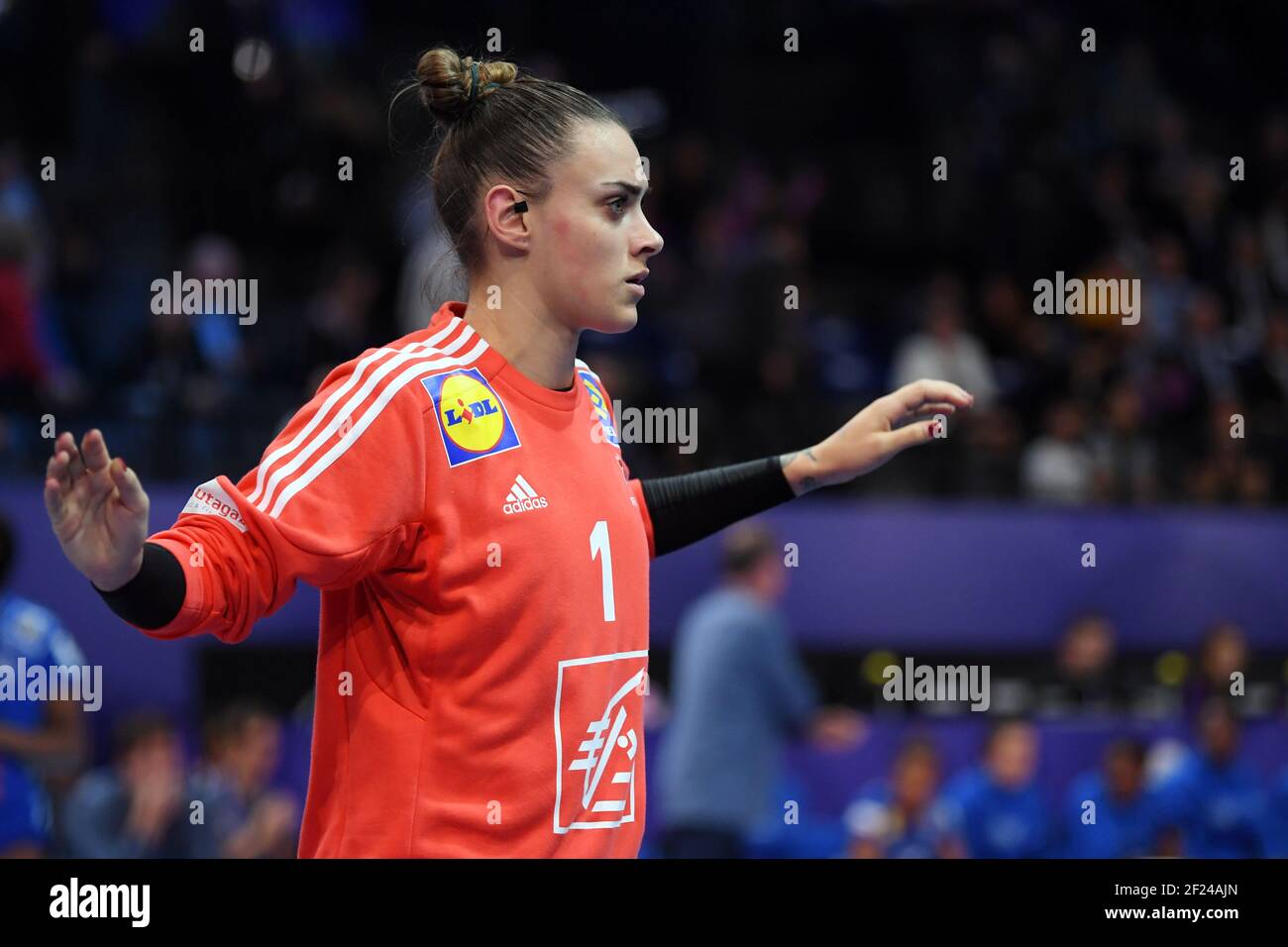 Laura glauser hi-res stock photography and images - Alamy