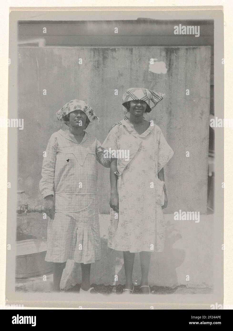Two surinamese women hi-res stock photography and images - Alamy