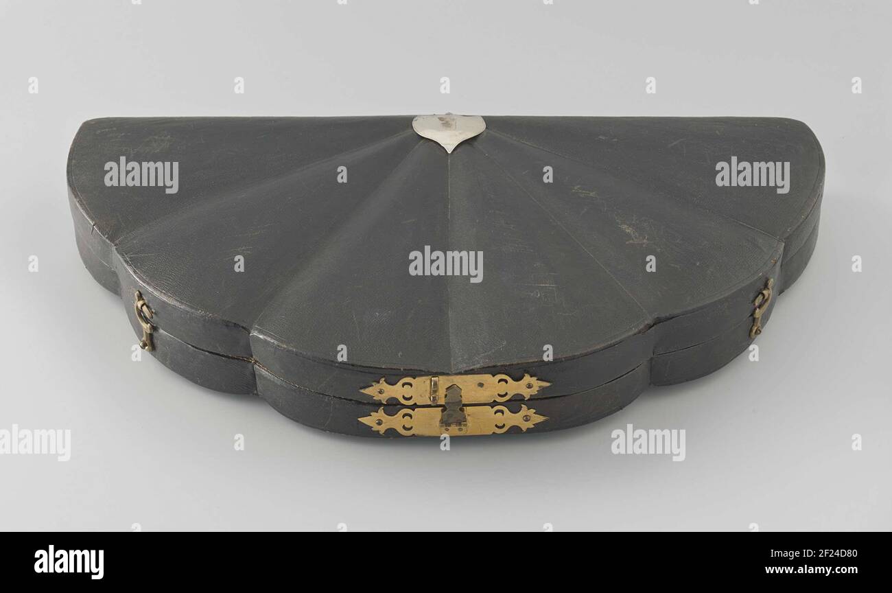 Two crossed rakes hi-res stock photography and images - Alamy