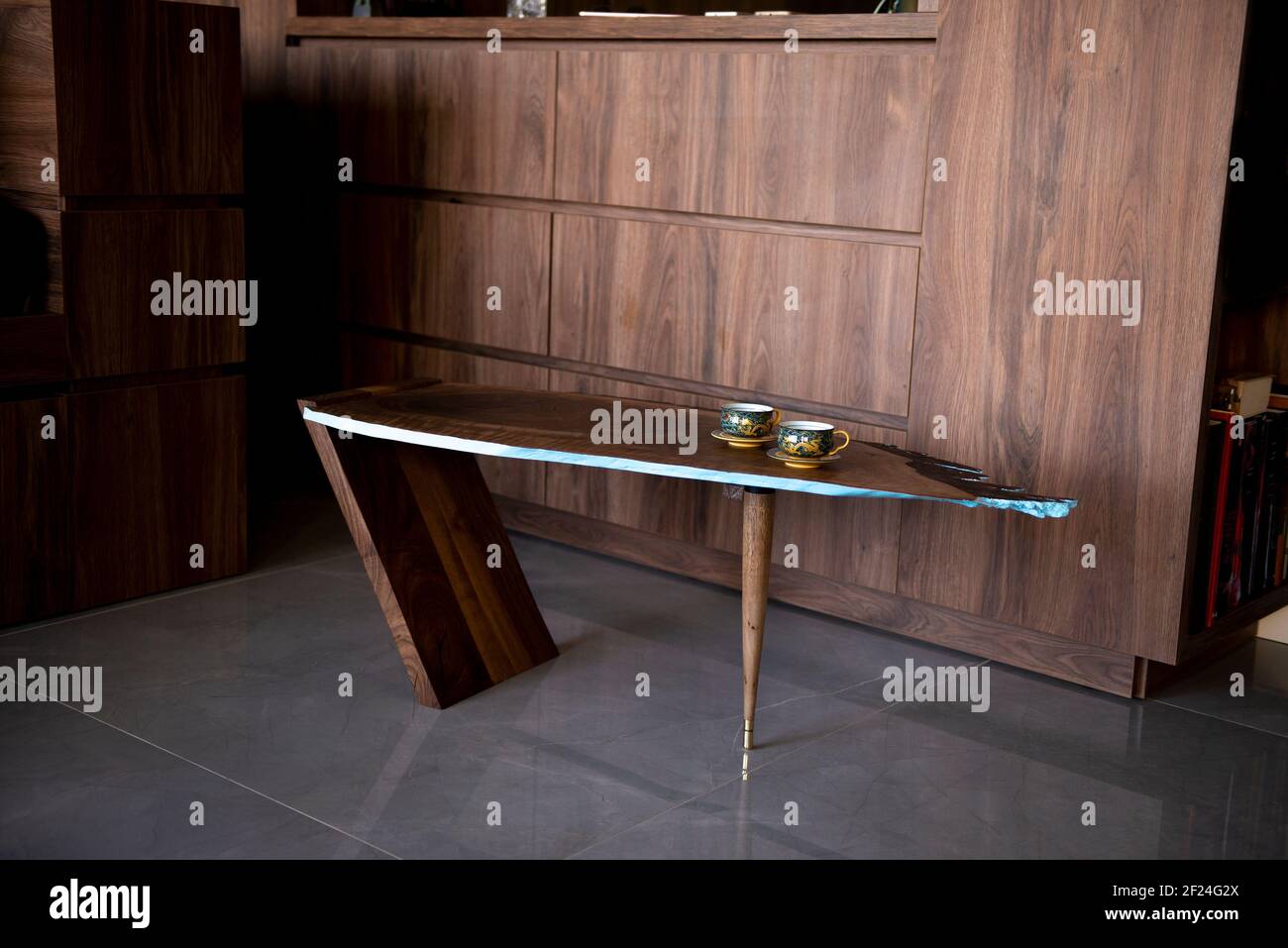 Small table for two hi-res stock photography and images - Alamy