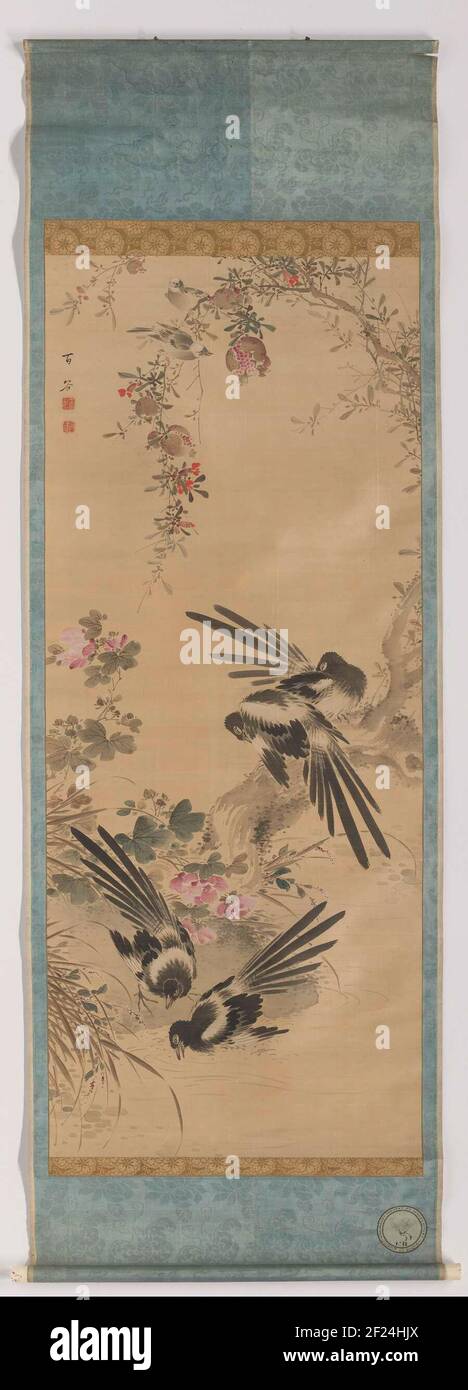 Rolschildering.Vertical shield painting with birds. In wooden box Stock ...