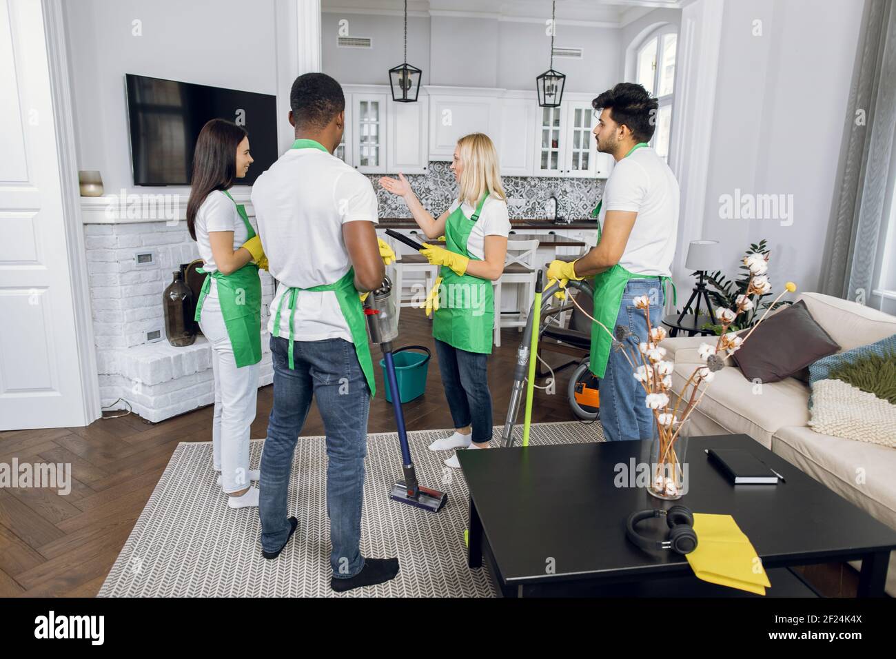 At home responsibilities hi-res stock photography and images - Alamy