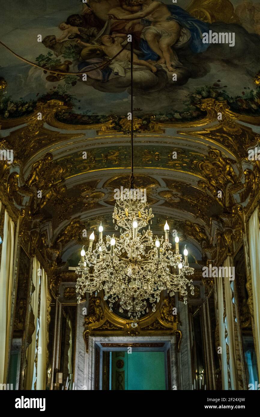 Gold baroque chandelier hi-res stock photography and images - Alamy