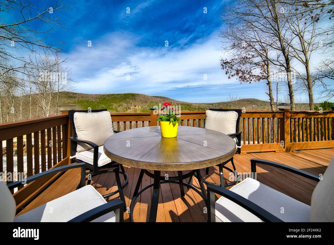 Deck timber hi-res stock photography and images - Alamy