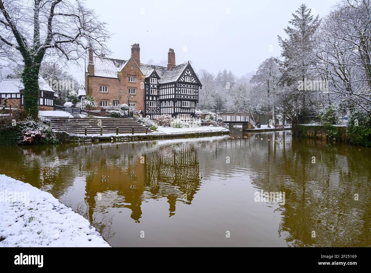 The Packet House - Bridgewater Canal and Worsley Green, Manchester ...