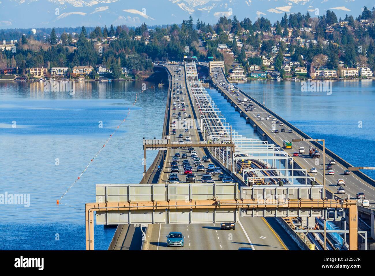 Floating bridges cross Lake Washington in Seattle Stock Photo - Alamy