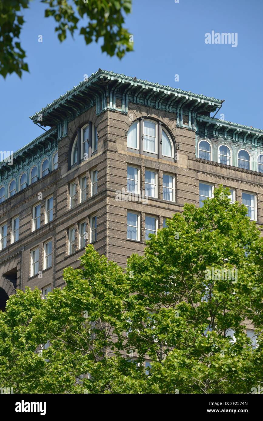 Renaissance pittsburgh hotel hi-res stock photography and images - Alamy