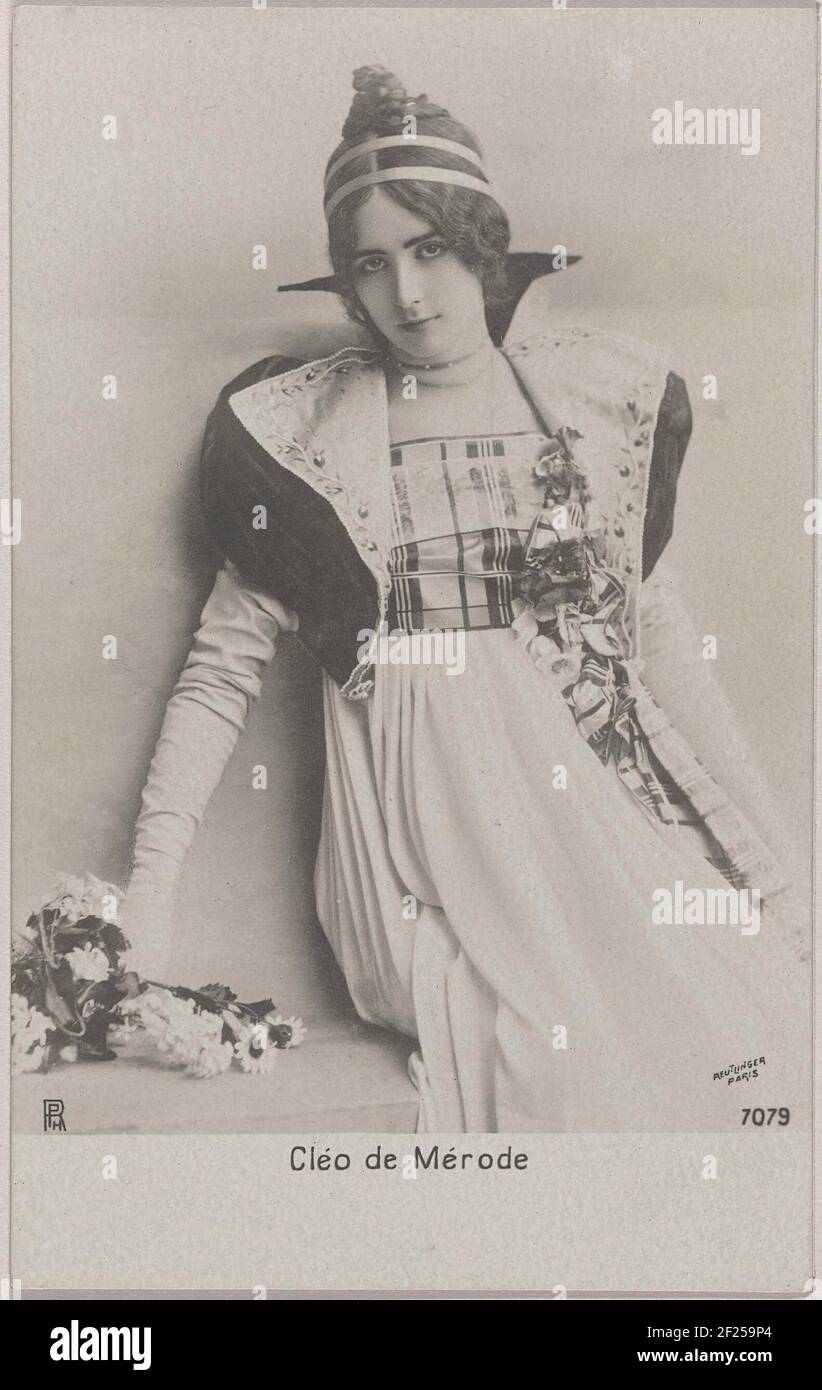 Portrait of the dancer Cléo de Mérode Stock Photo - Alamy