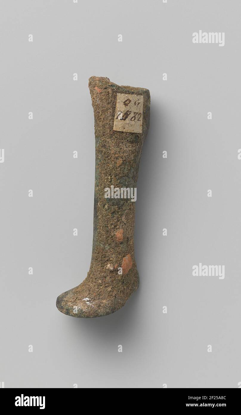 Bronze base of a can or cooking pot. Bronze base or a can or cooking ...