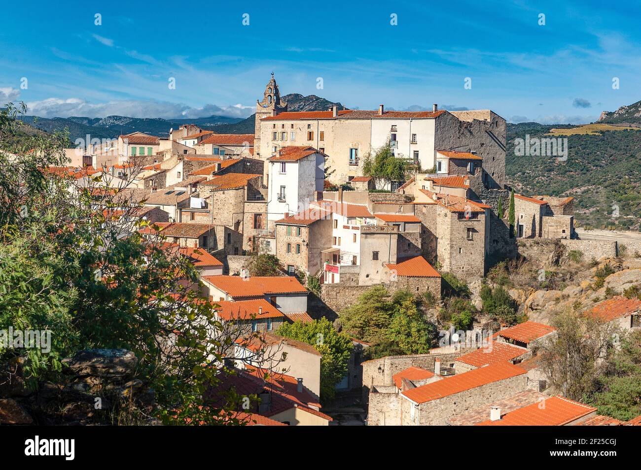 The village of Caramany in the Fenouillèdes, southern France Stock ...