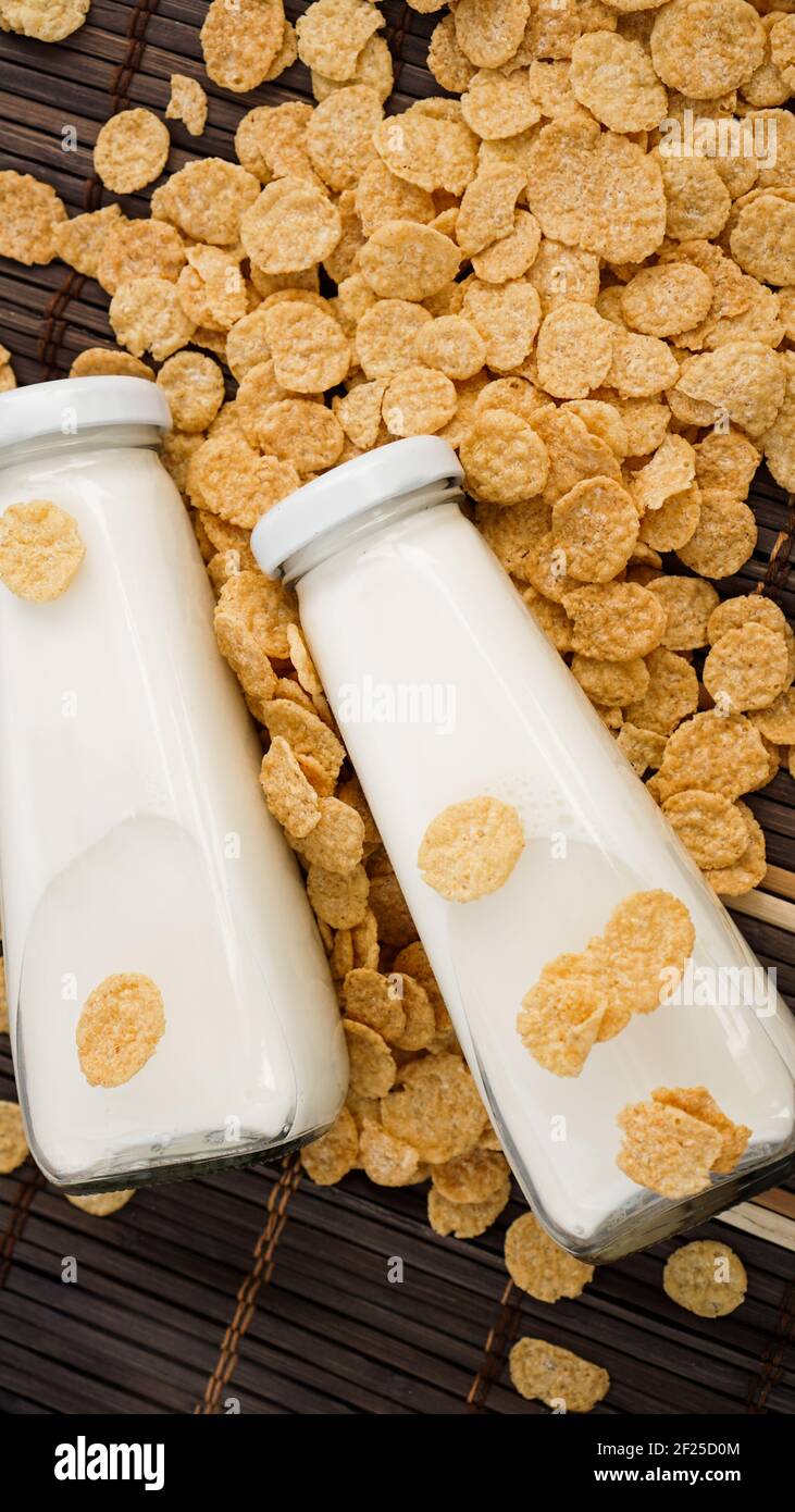 Milk in glasses bottles hi-res stock photography and images - Alamy