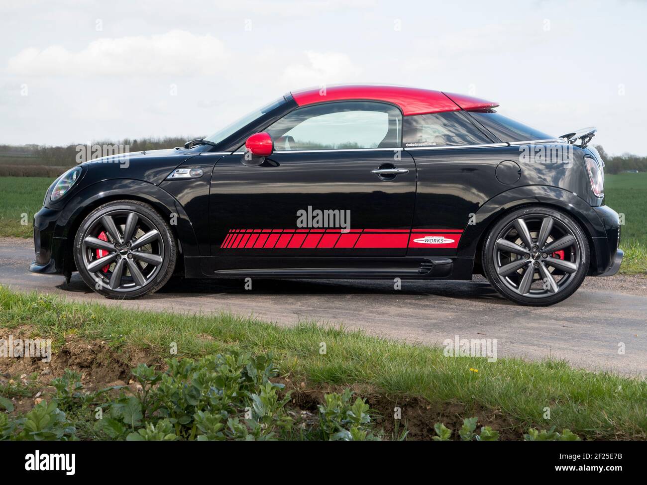 Mini coupe jcw hi-res stock photography and images - Alamy