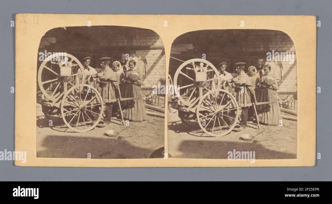 Shear sharpener at work on the street Stock Photo - Alamy