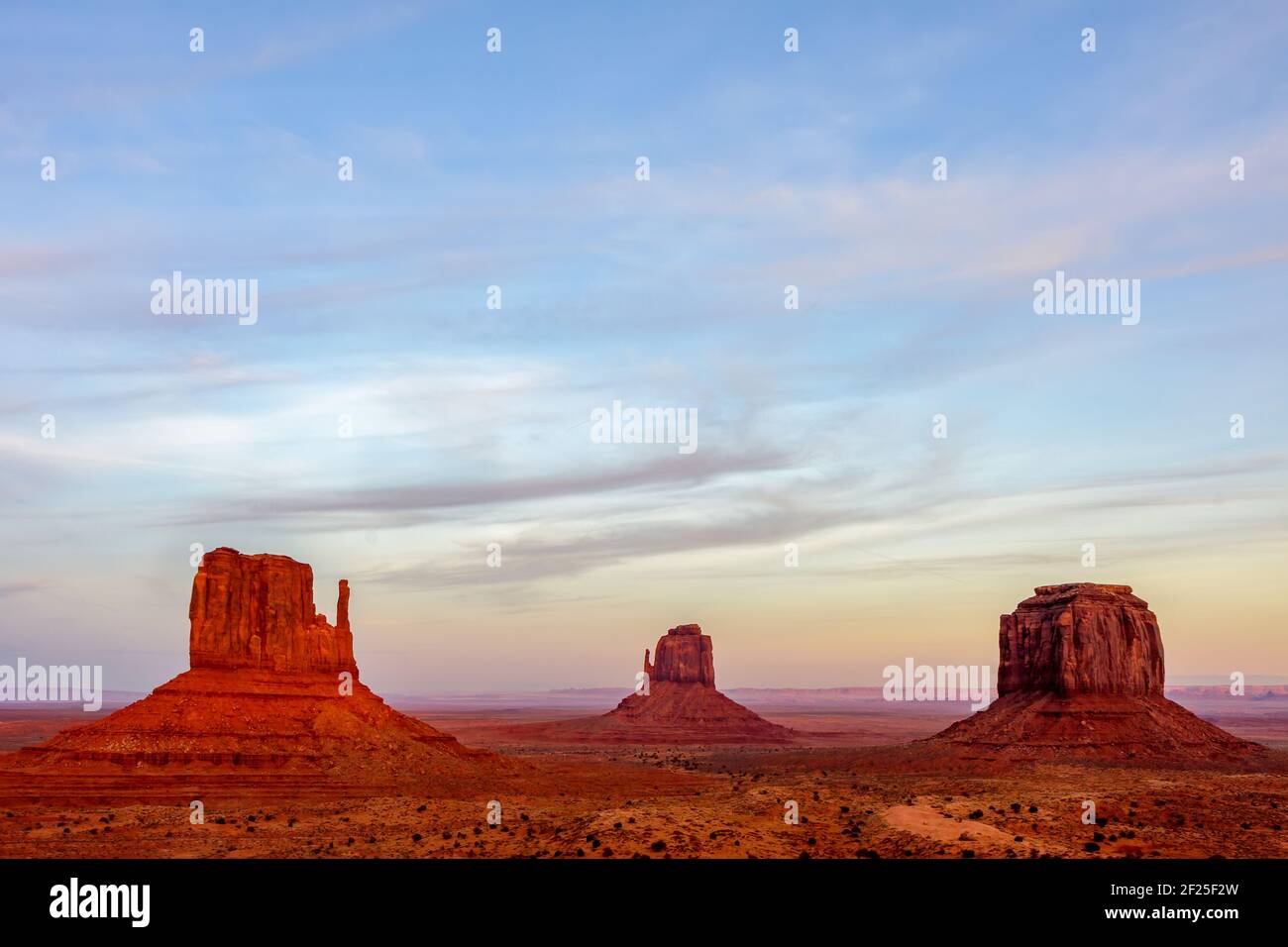 Monument valley scenic view hi-res stock photography and images - Alamy